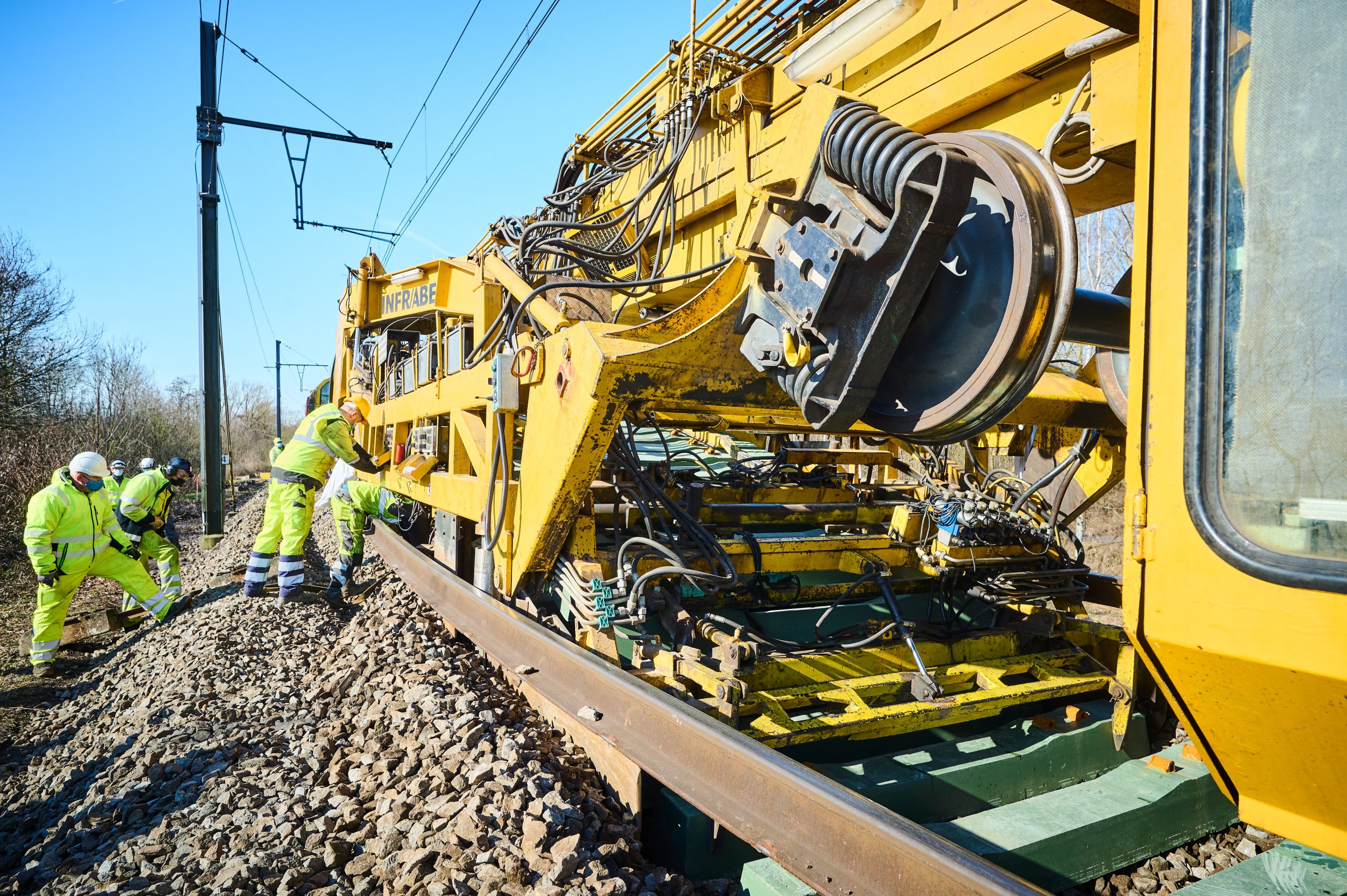 Première Européenne: Infrabel installe des traverses vertes et ...